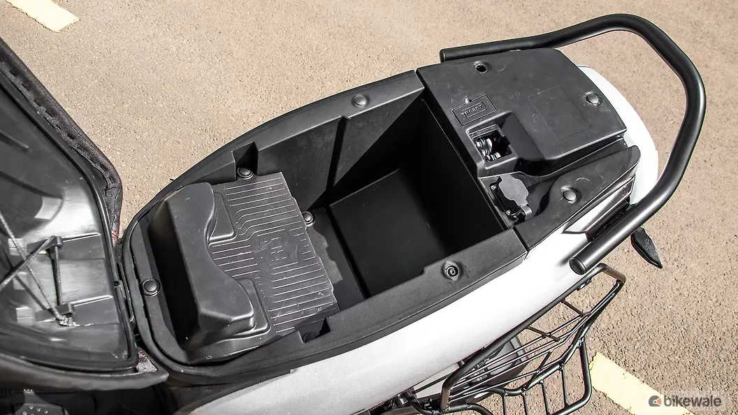 BGauss BG RUV 350 Center Stand Image – BikeWale