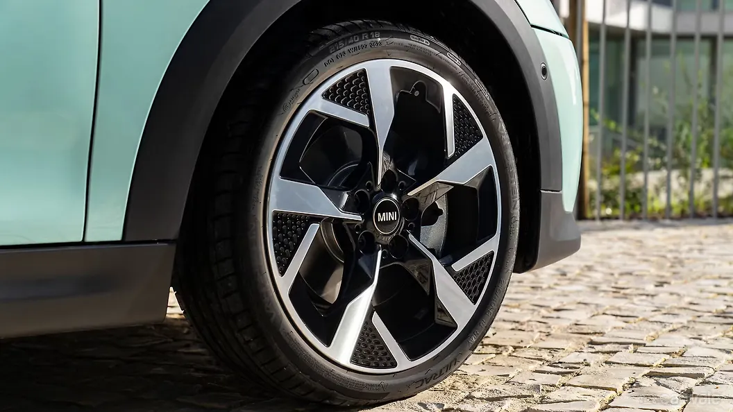 Cooper Wheel Image, Cooper Photos in India - CarWale