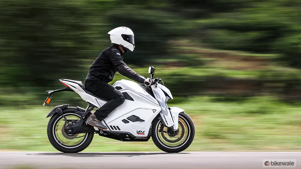 Ultraviolette F77 Mach 2 Right Side View Image – BikeWale