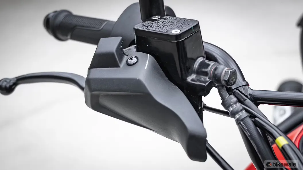 Bajaj Freedom Front Brake Lever Image – BikeWale