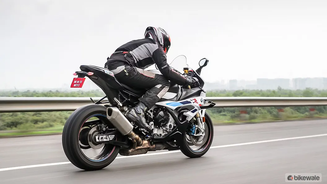 BMW S 1000 RR [2022-2024] Right Side View Image – BikeWale