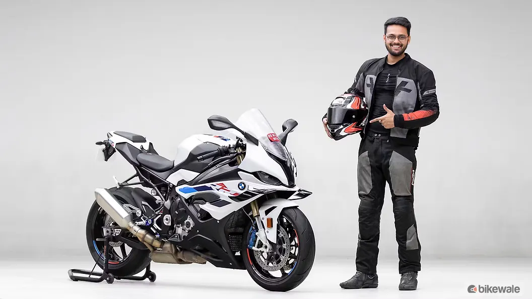 BMW S 1000 RR [2022-2024] Right Side View Image – BikeWale