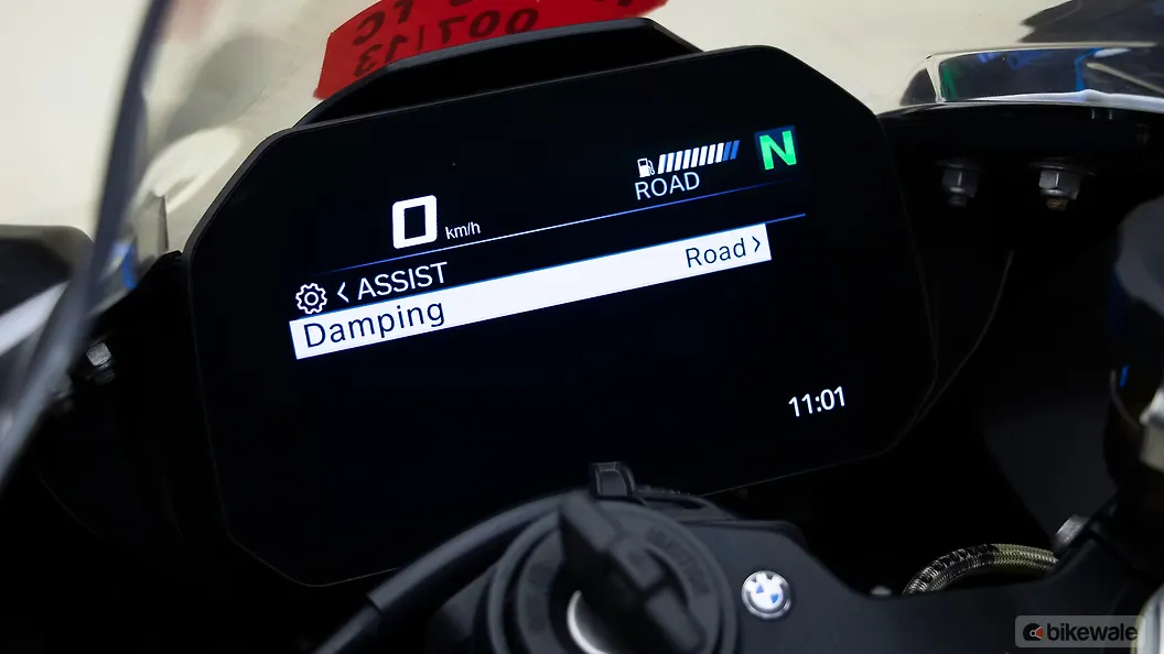 BMW S 1000 RR TFT / Instrument Cluster Image – BikeWale