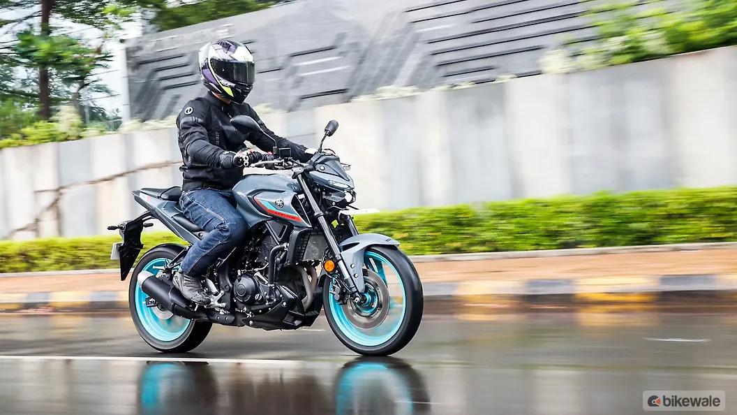 Yamaha MT-03 Right Front Three Quarter Image – BikeWale