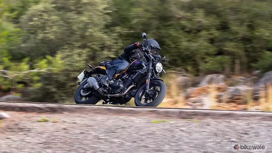 Royal Enfield Guerrilla 450 Right Rear Three Quarter Image – BikeWale