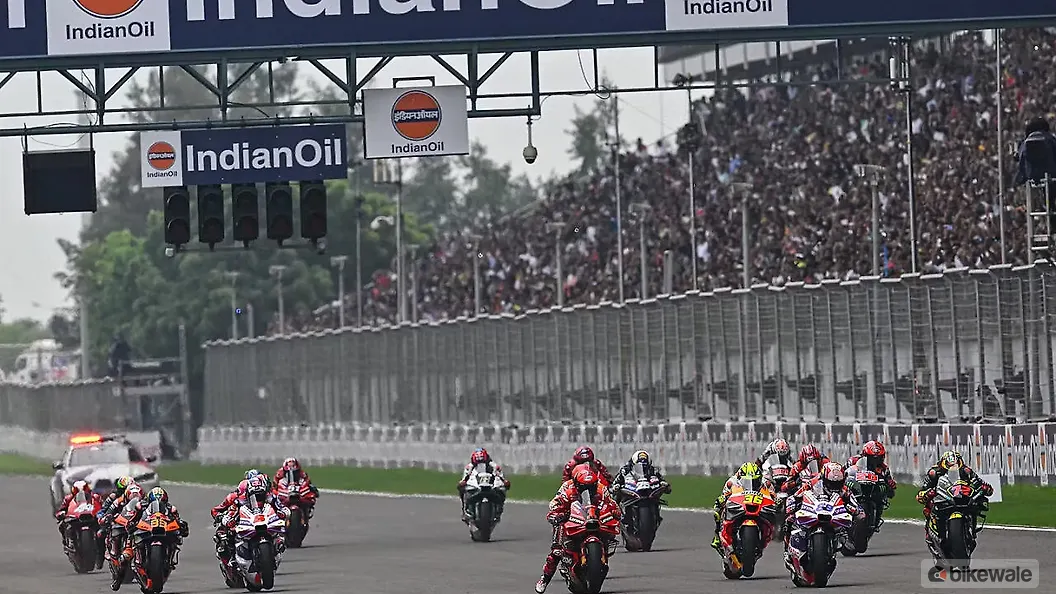 Ducati Panigale V4 Front View Image – BikeWale