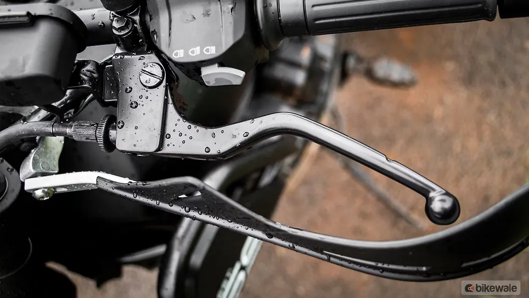 Yezdi Adventure High Beam Low Beam Switch Image – BikeWale