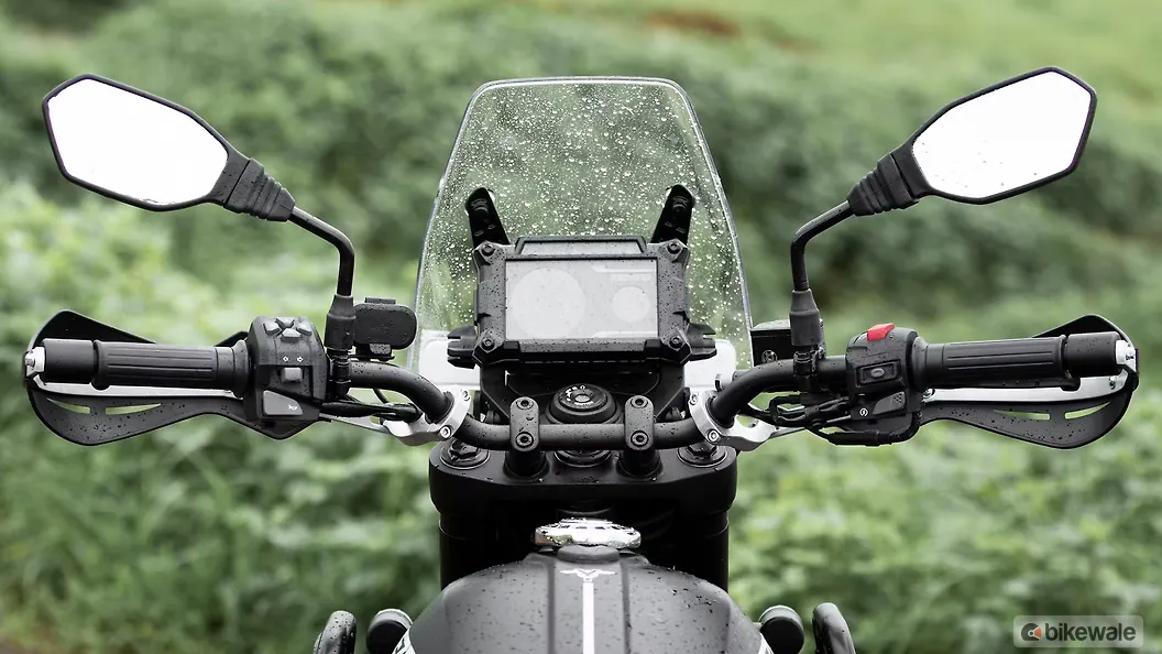 Yezdi Adventure Handle Bar Image – BikeWale
