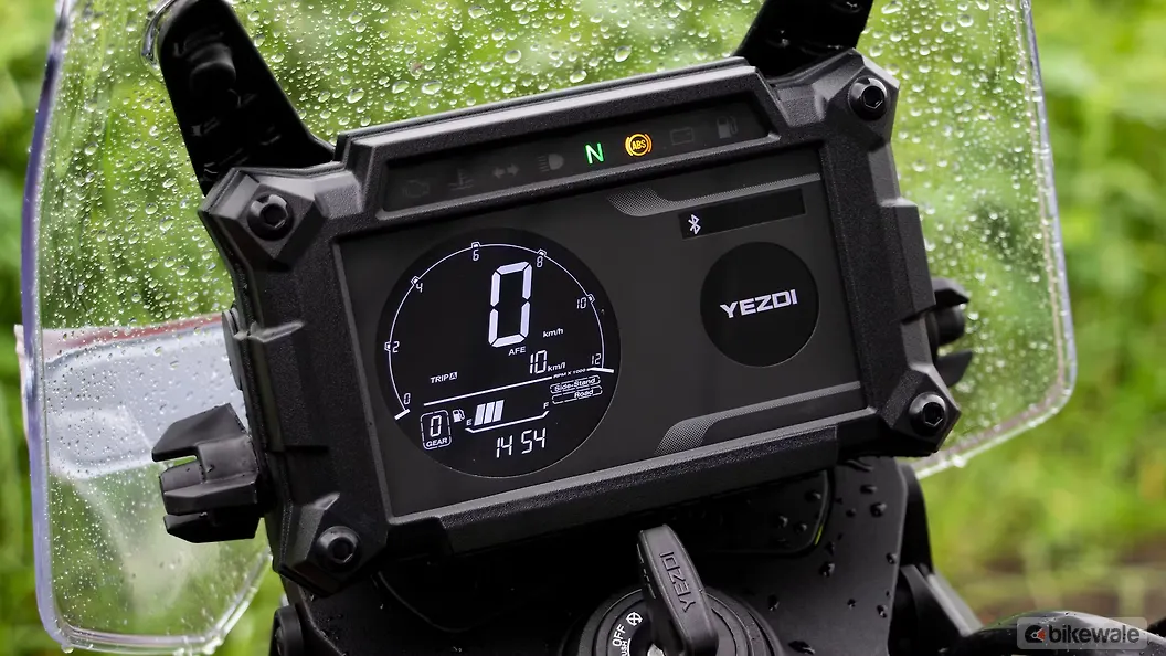 Yezdi Adventure [2024] TFT / Instrument Cluster Image – BikeWale