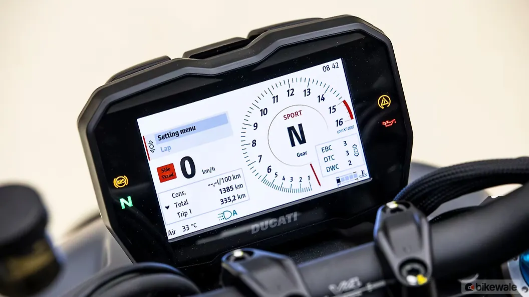 Ducati Streetfighter V4 TFT / Instrument Cluster Image – BikeWale
