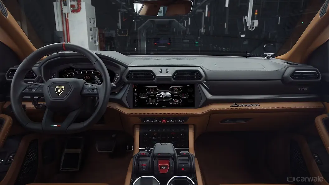 Urus SE Left Side View Image, Urus SE Photos in India - CarWale