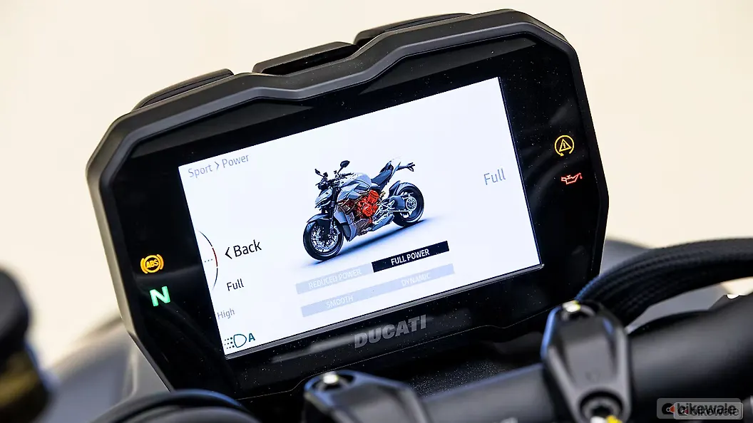 Ducati Streetfighter V4 TFT / Instrument Cluster Image – BikeWale