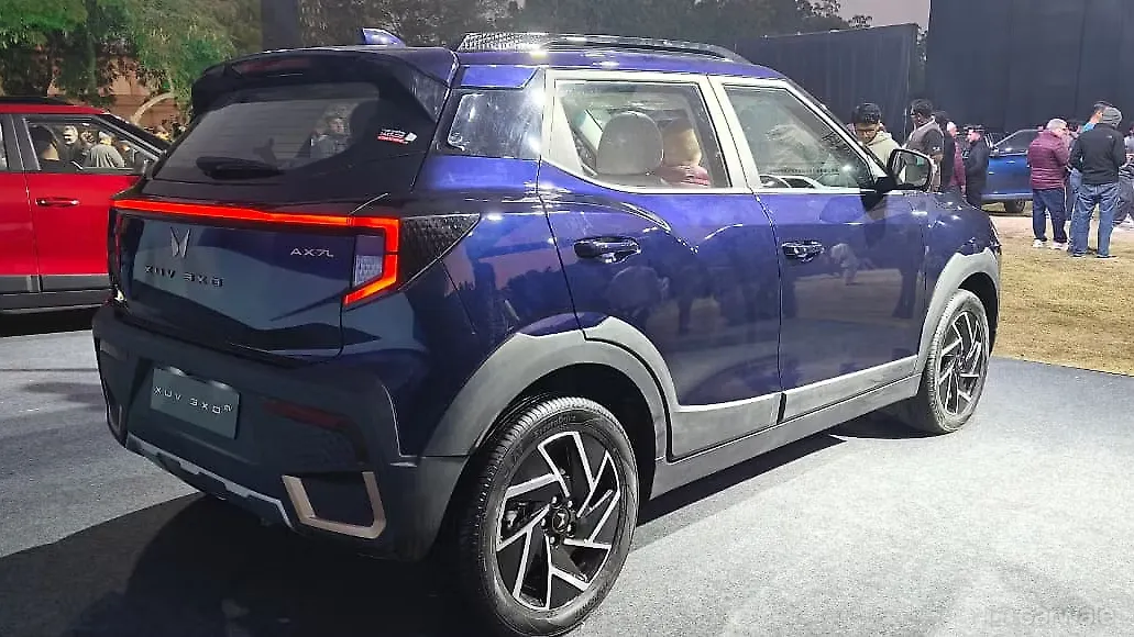 XUV 3XO EV Right Rear Three Quarter Image, XUV 3XO EV Photos in India ...