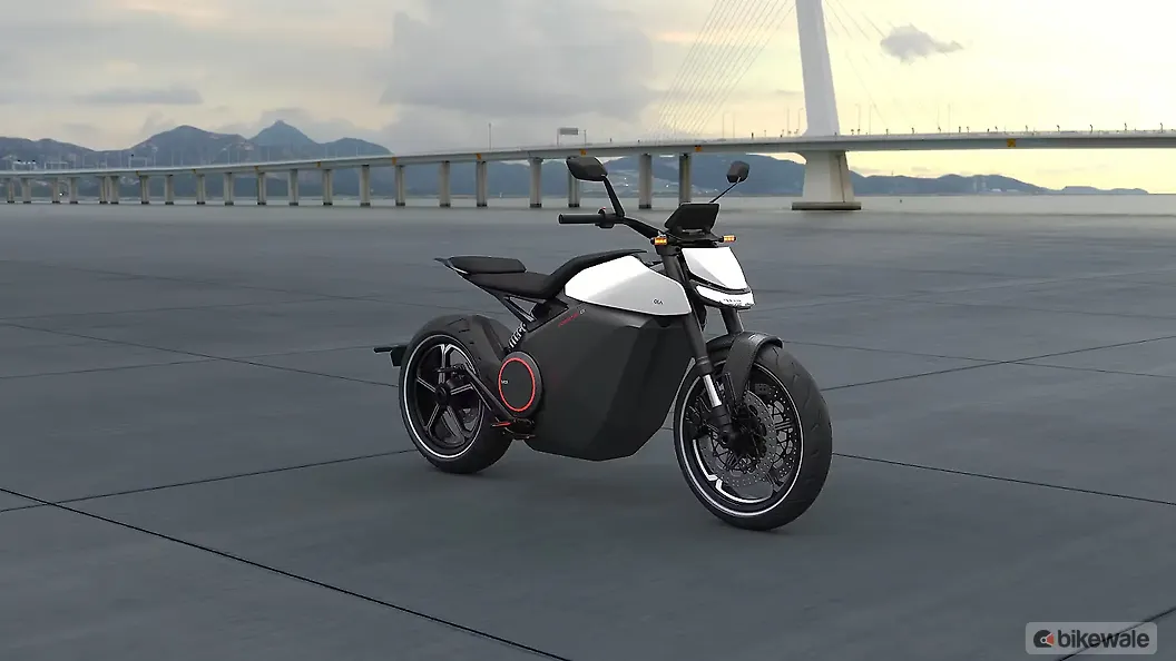 OLA Roadster Pro Right Front Three Quarter Image – BikeWale