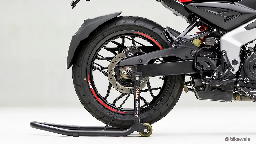Bajaj Pulsar NS400Z Rear Wheel Image – BikeWale