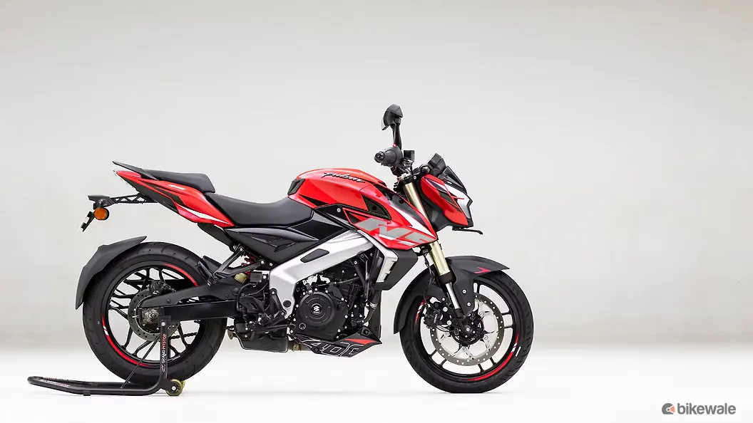 Bajaj Pulsar NS400Z Right Side View Image – BikeWale
