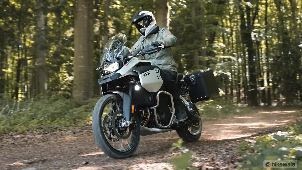 BMW F 900 GS Right Front Three Quarter Image – BikeWale