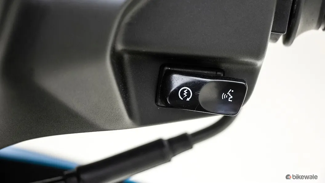 TVS Jupiter Starter Switch Image – BikeWale