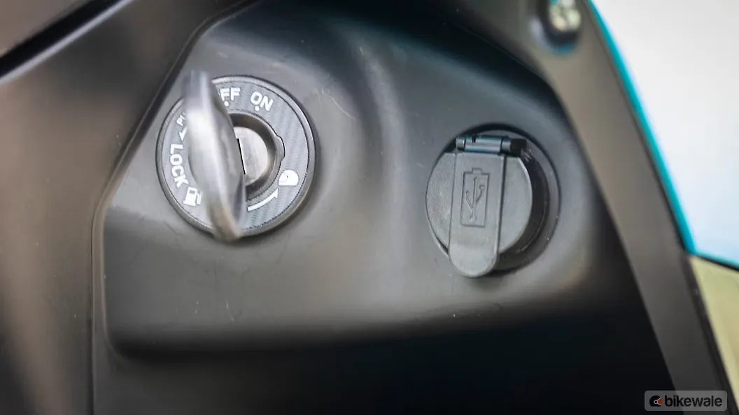 TVS Jupiter USB Charging Port Image – BikeWale