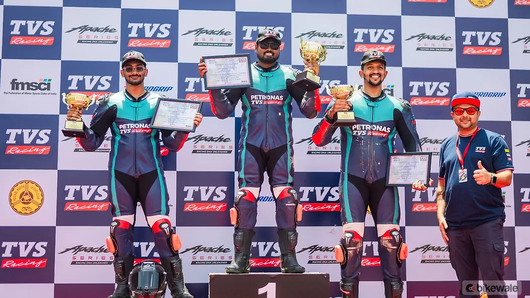 TVS Apache RTR 200 4V Front View Image – BikeWale