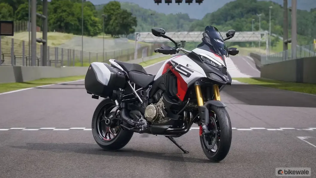 Ducati Multistrada V4 Right Front Three Quarter Image – BikeWale