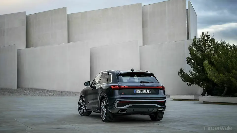 New Q5 third-gen Left Rear Three Quarter Image, New Q5 third-gen Photos ...