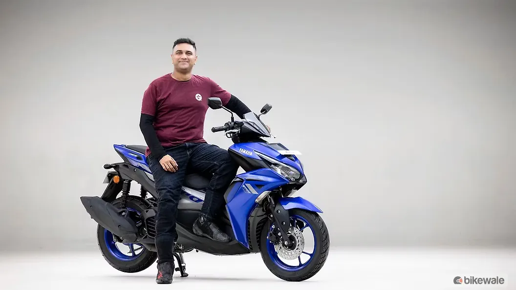 Yamaha Aerox 155 Right Front Three Quarter Image – BikeWale