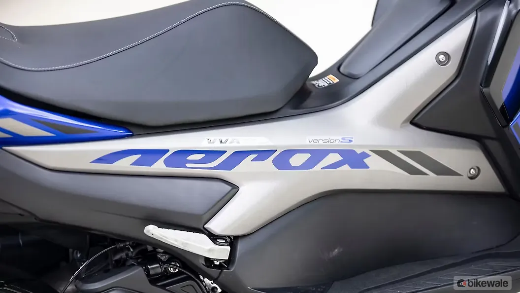 Yamaha Aerox 155 Right Front Three Quarter Image Bikewale