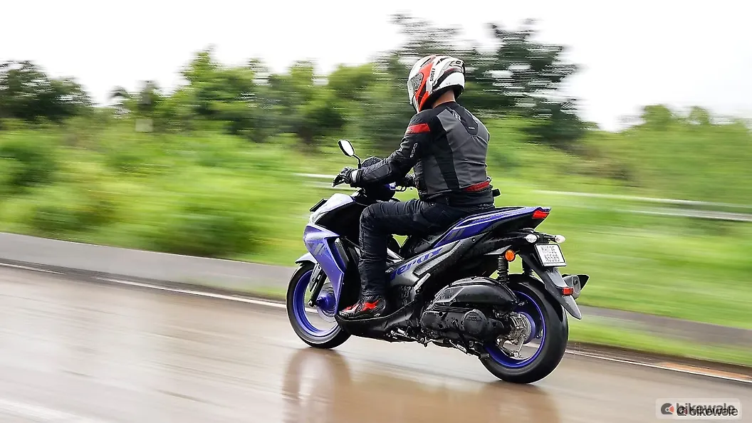 Yamaha Aerox 155 Right Rear Three Quarter Image – BikeWale