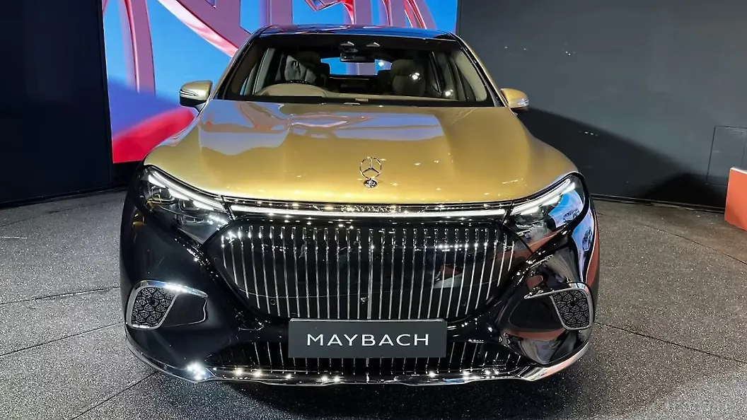 Maybach EQS SUV Front View Image, Maybach EQS SUV Photos in India - CarWale