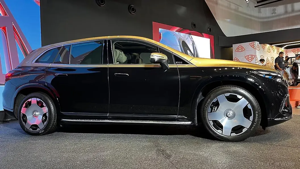 Maybach EQS SUV Right Side View Image, Maybach EQS SUV Photos in India ...