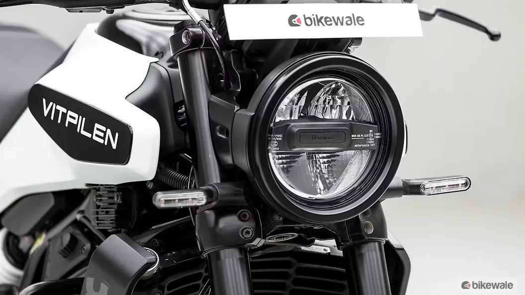 Husqvarna Vitpilen 250 Head Light Image – BikeWale