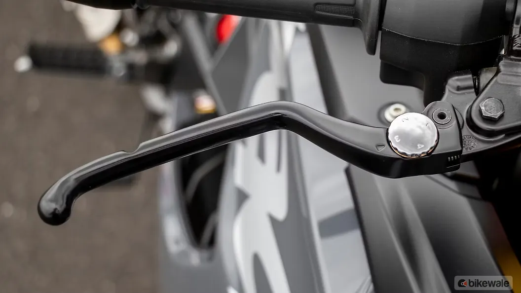 TVS Apache RR 310 Heel Plate Image – BikeWale TVS Apache RR 310 Heel Plate Image – BikeWale