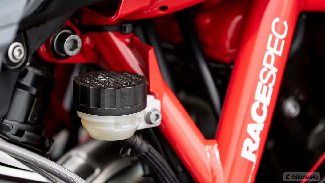 TVS Apache RR 310 Rear Brake Fluid Reservoir Image – BikeWale