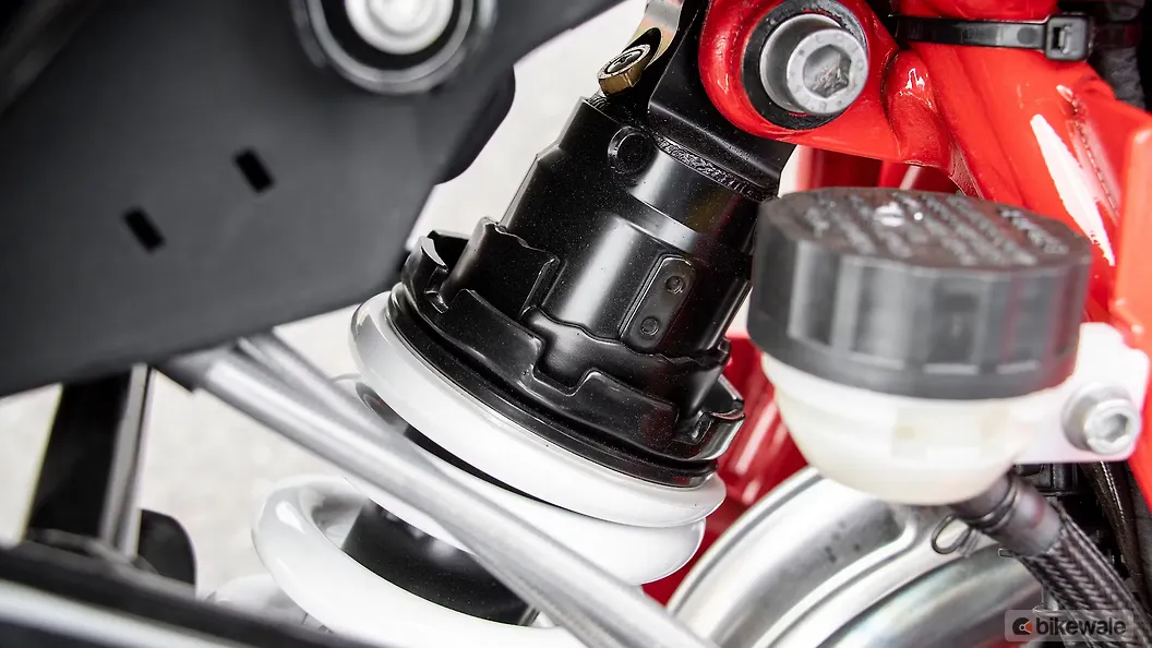 TVS Apache RR 310 Rear Suspension Spring Preload Setting Image – BikeWale