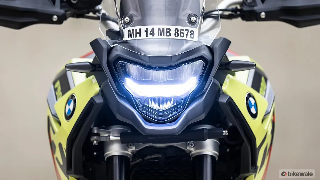 BMW F 900 GS Front Turn Indicators Image – BikeWale
