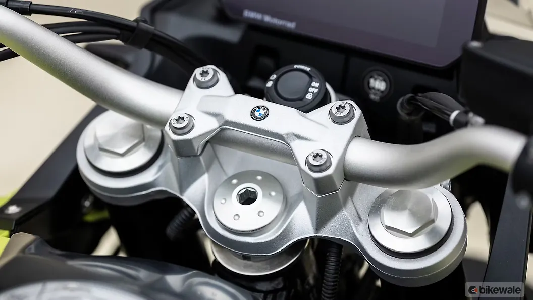 BMW F 900 GS Front Suspension Preload Adjuster Image – BikeWale