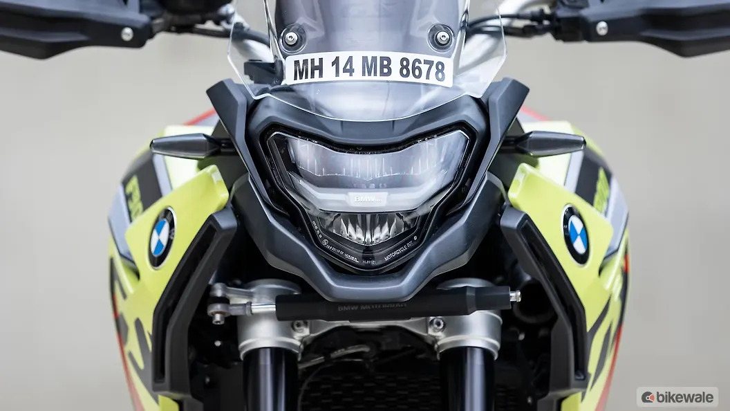 BMW F 900 GS Front Turn Indicators Image – BikeWale