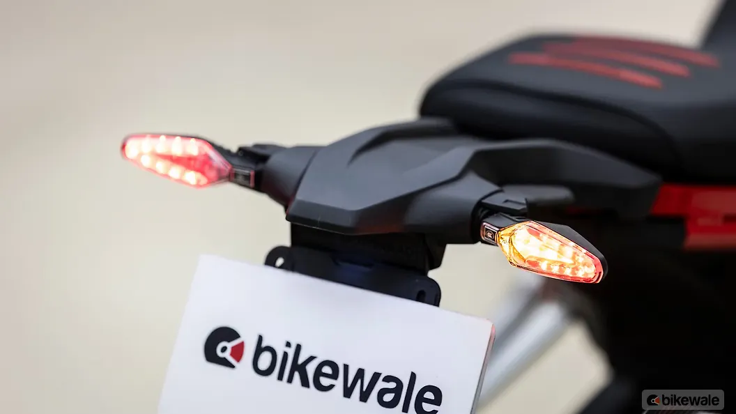 BMW F 900 GS Number Plate Lamp Image – BikeWale