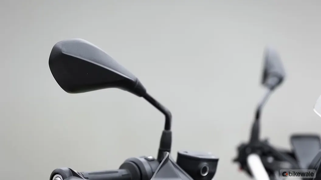 BMW F 900 GS Front Turn Indicators Image – BikeWale