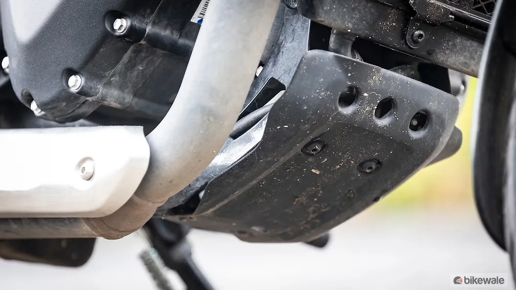 Triumph Speed T4 Engine Heat Guard Image – BikeWale