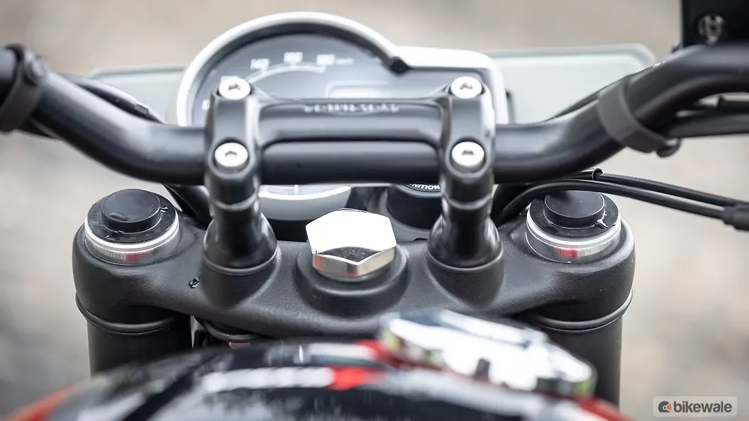 Triumph Speed T4 Front Suspension Preload Adjuster Image – BikeWale