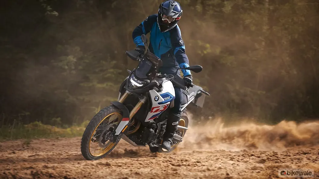 BMW F 900 GS Left Front Three Quarter Image – BikeWale