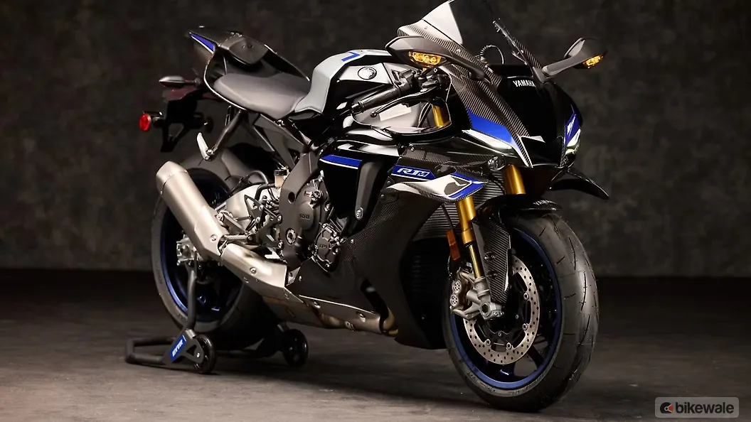 Yamaha R15 V4 Right Front Three Quarter Image – BikeWale