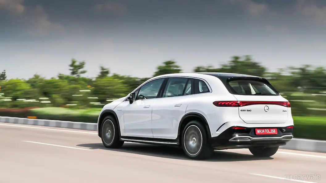 EQS SUV Right Side View Image, EQS SUV Photos in India - CarWale