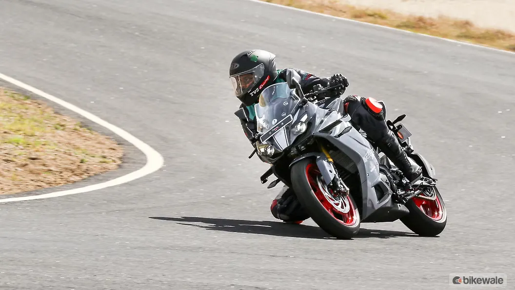 TVS Apache RR 310 Front View Image – BikeWale