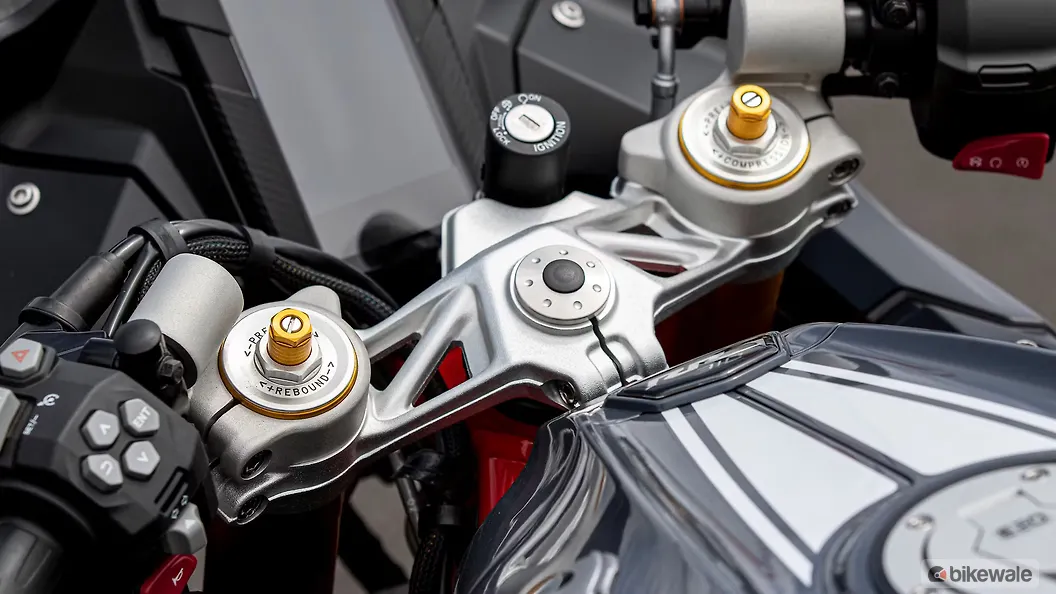 TVS Apache RR 310 Side Stand Image – BikeWale