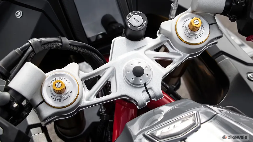 TVS Apache RR 310 Right Side View Image – BikeWale