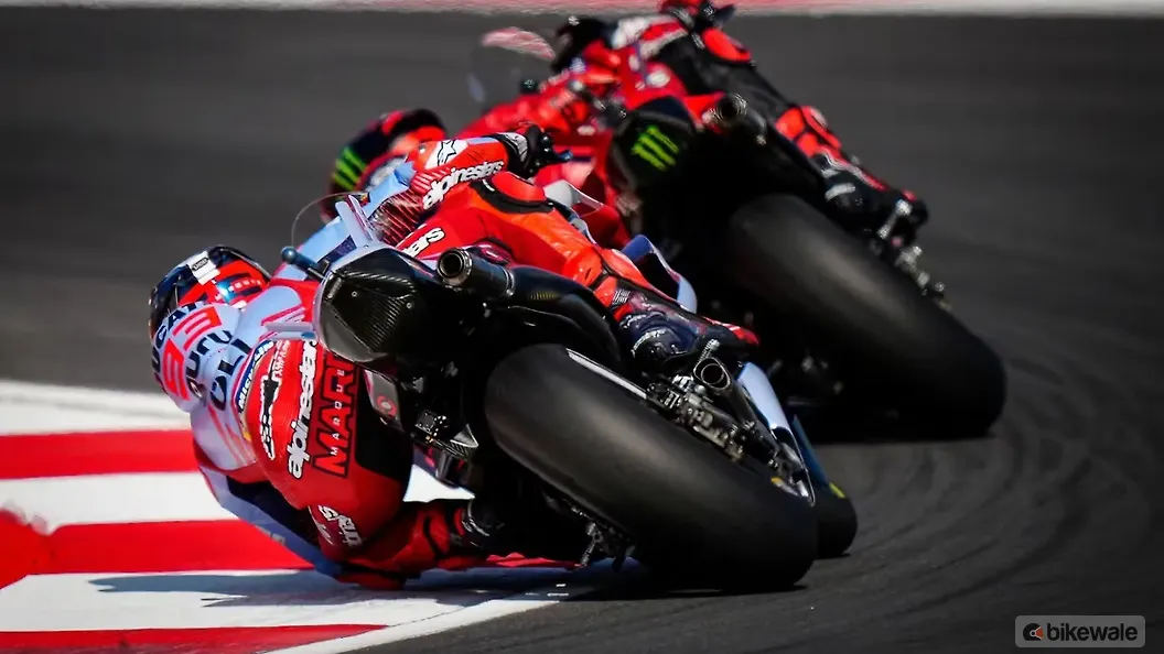 Ducati Panigale V4 Left Side View Image – BikeWale