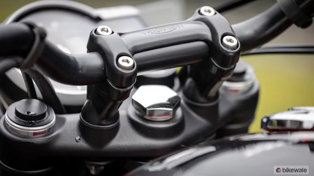 Triumph Speed T4 Handle Bar Image – BikeWale